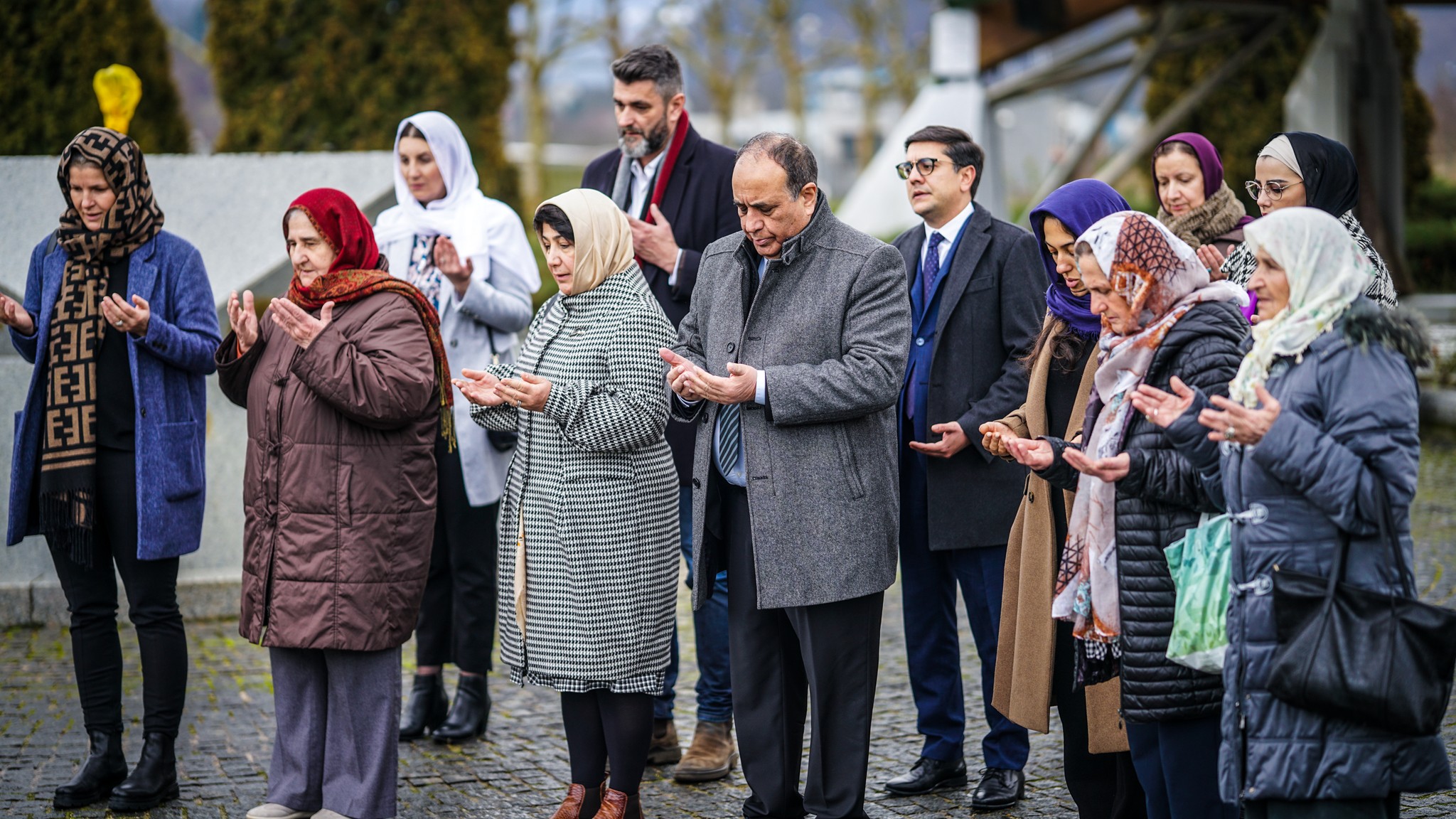Delegacija Azerbejdžana posjetila Memorijalni centar Srebrenica ...